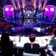 Mask Singer : Joyce Jonathan draguée par Kev Adams, le Dino démasqué ...