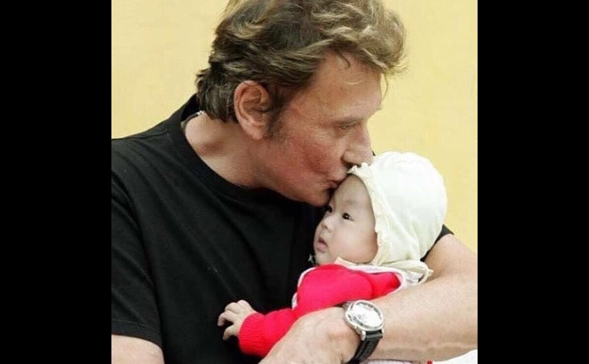 Photo : Jade Hallyday partage des photos d'elle bébé et enfant sur ...