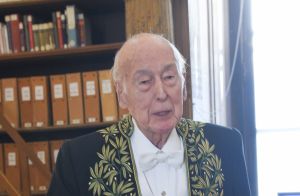 Xavier de Guillebon (Valéry Giscar d'Estaing) dans Mort d'un Président ...