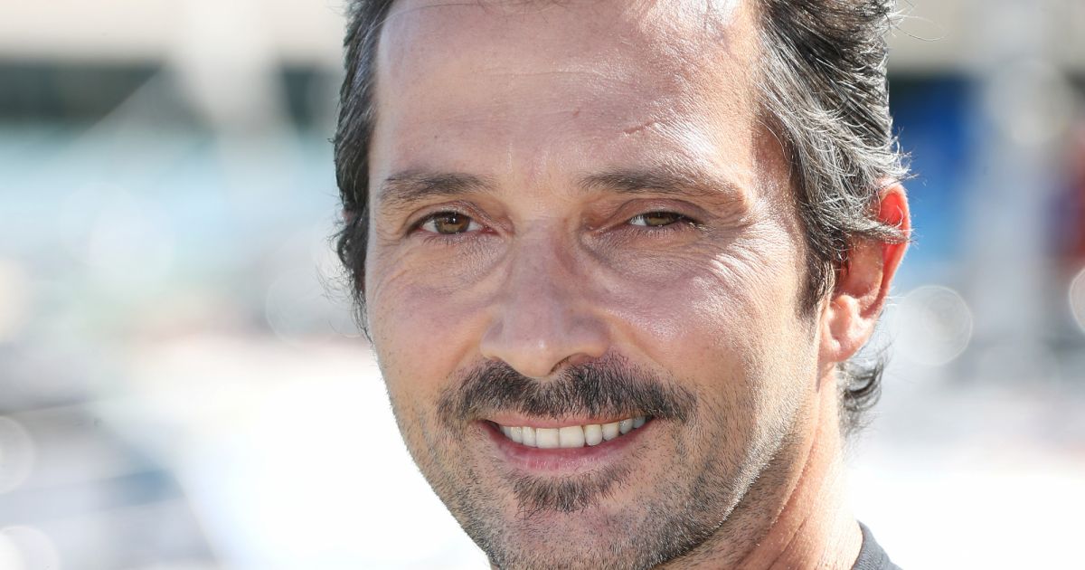 Sébastien Roch - Photocall de la série Les mystères de l'amour lors de ...