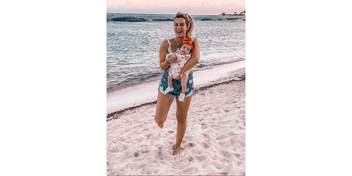 Photo : Carla Moreau pose avec sa fille Ruby sur Instagram - 11 ...