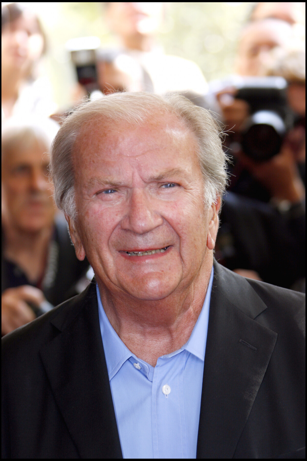 Photo : Pierre Mondy en 2007 à Paris. - Purepeople