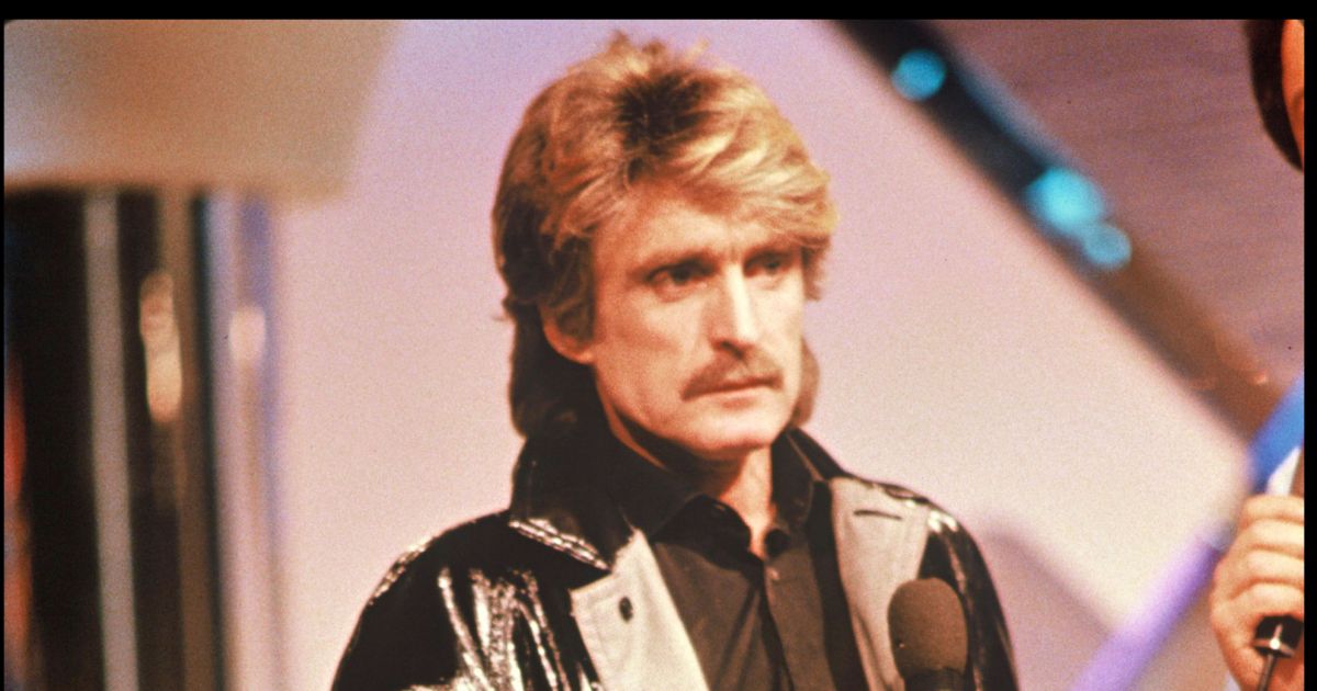 Christophe (Daniel Bevilacqua), en 1994 dans l'émission Champs-Elysées ...