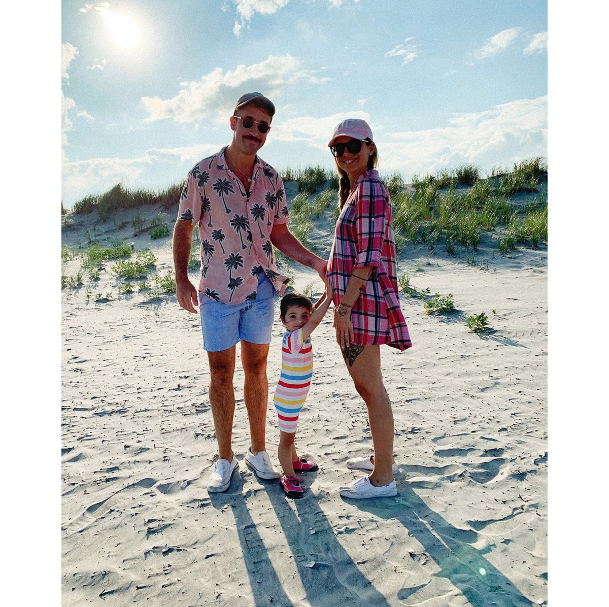 Photo : Christina Perri, son mari Paul Costabile et leur fille Carmella ...