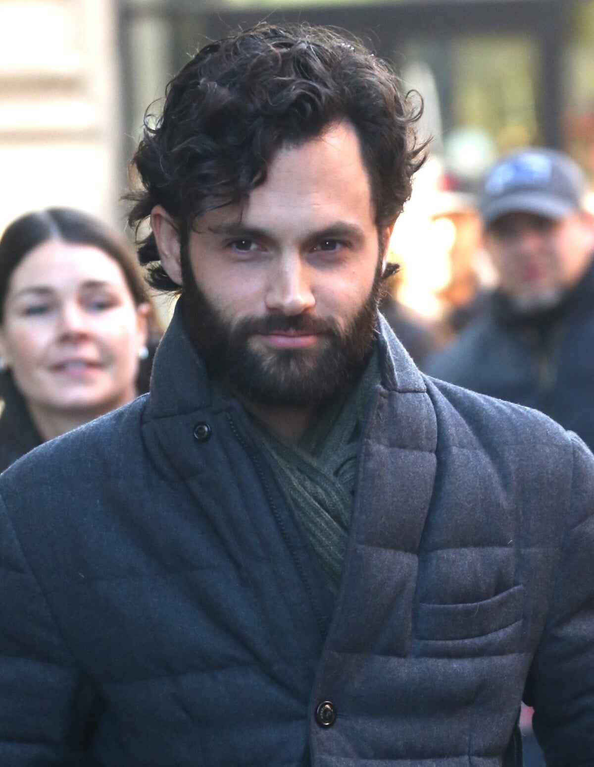 Photo : Penn Badgley quitte les locaux de Build Series en pleine ...