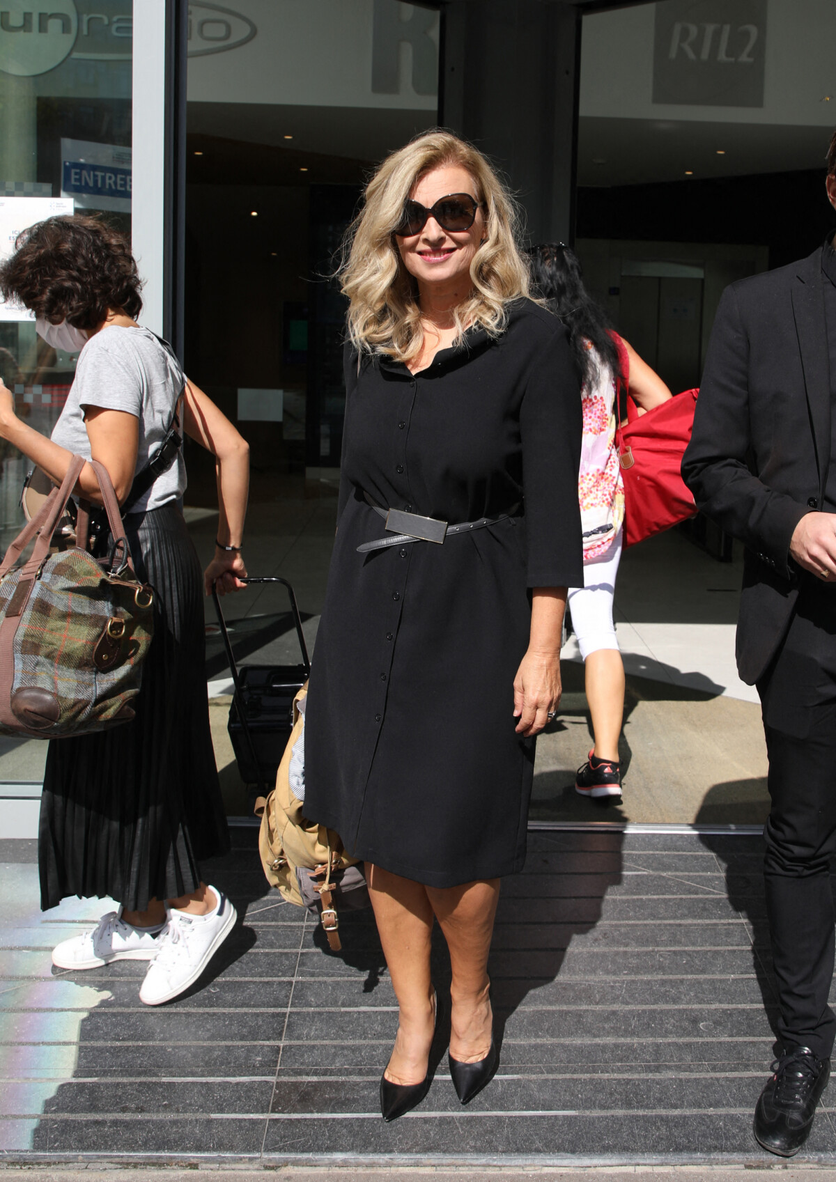 Photo : Exclusif - Valérie Trierweiler enfourche son vélo à la sortie ...