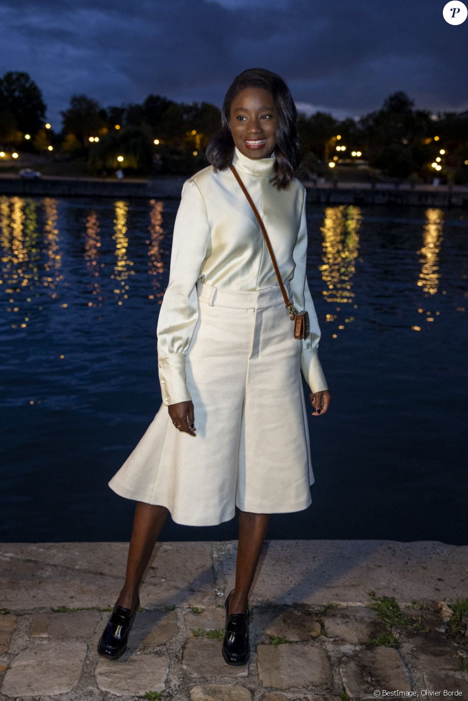 Karidja Touré assiste au défilé AMI, collection prêt-à-porter printemps ...