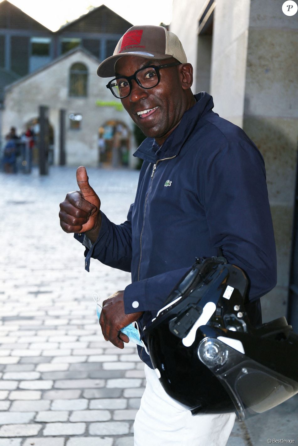 Exclusif - Lucien Jean-Baptiste - Arrivées à la première du film ...