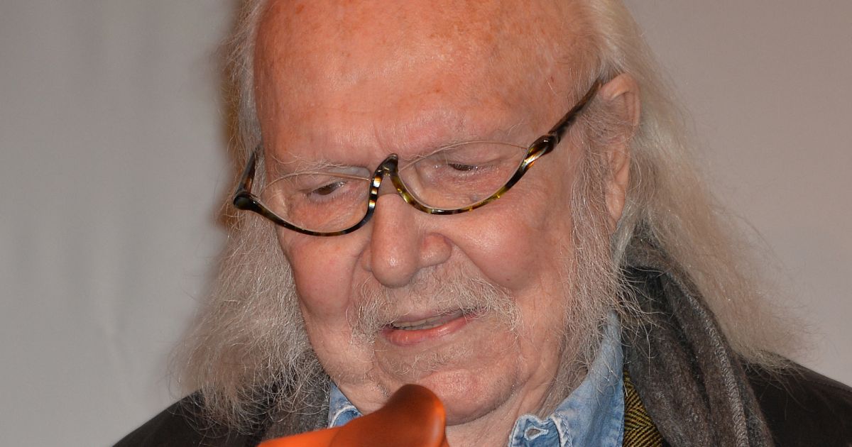 Alain Rey lors de la 4ème cérémonie des Alphonses au théâtre de la ...