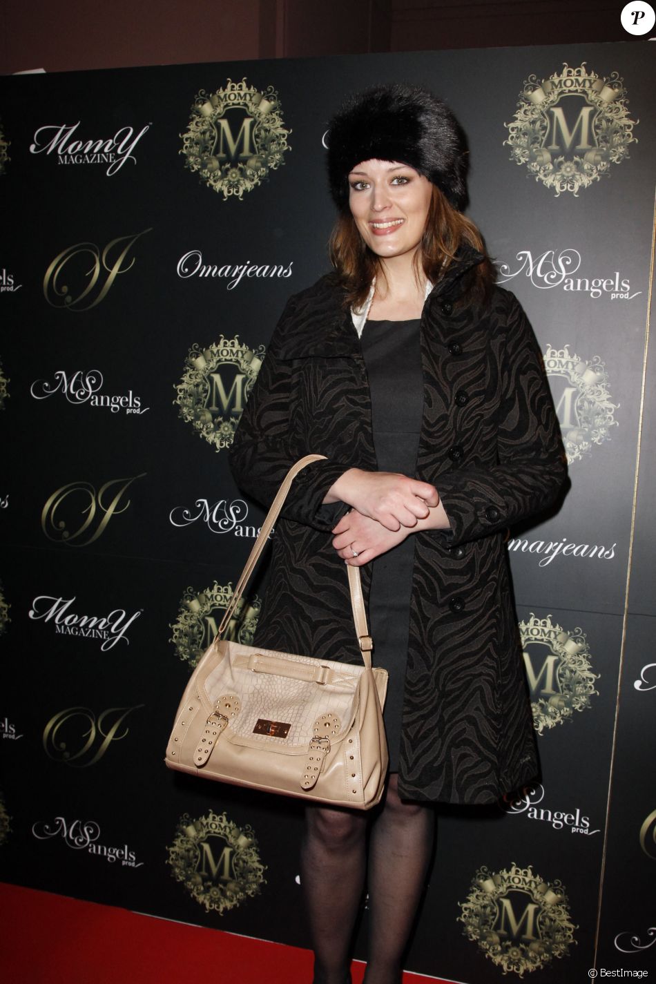 Kelly Bochenko assiste au Defile de Mode Omar Jeans, au pavillon Champs ...