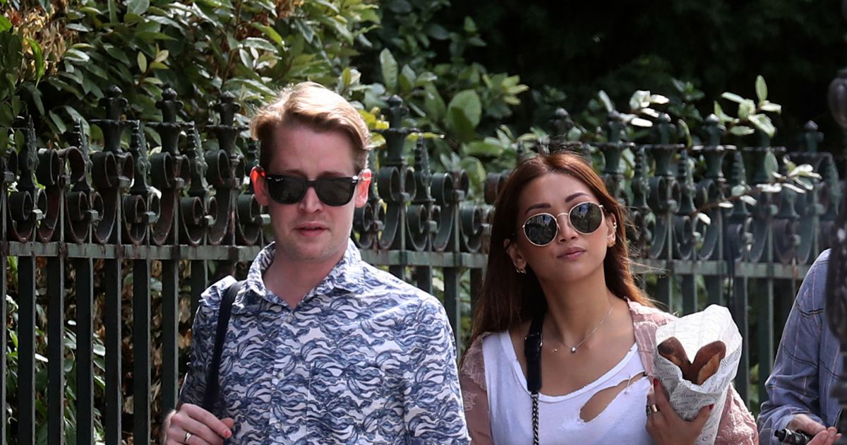 Exclusif - Au lendemain de leur arrivée, Macaulay Culkin et sa compagne Brenda Song profitent d ...