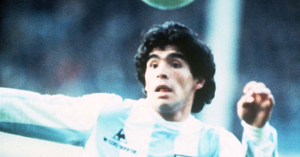 Archives - Diego Maradona lors du match amical Angleterre vs Argentine ...