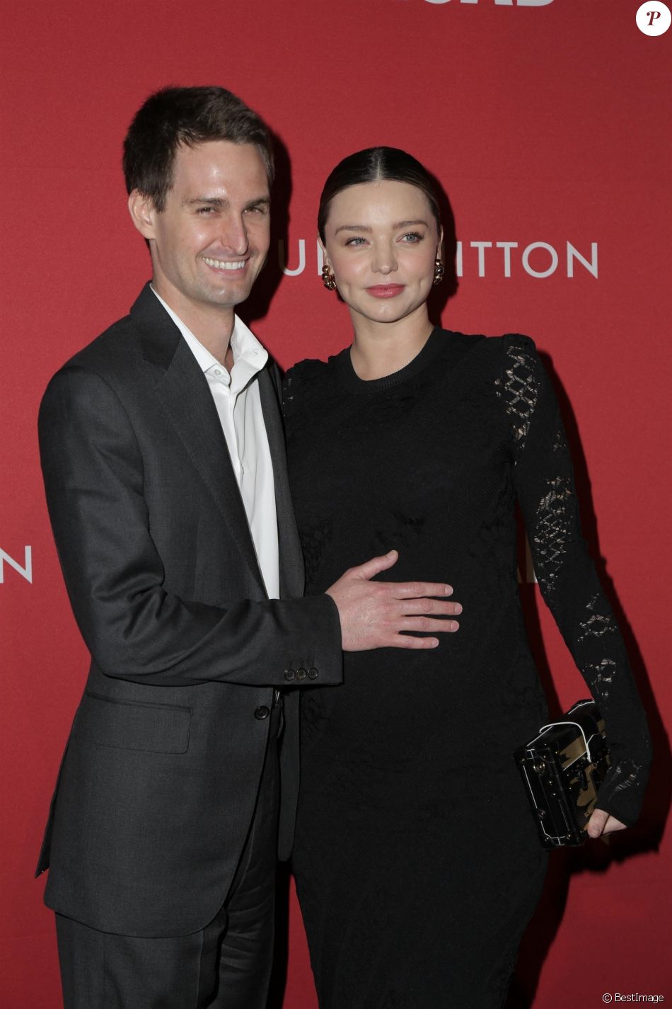 Miranda Kerr enceinte et son mari Evan Spiegel à la soirée The Broad ...