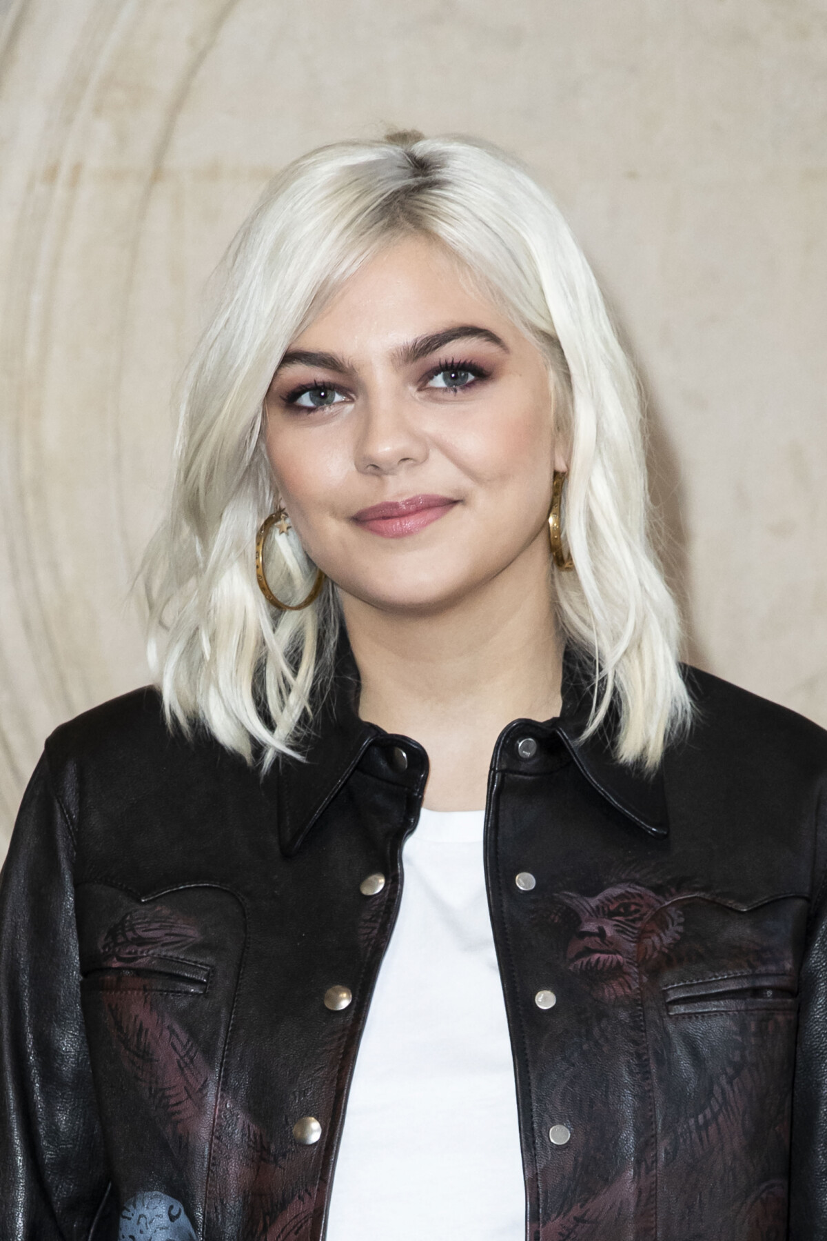 Photo : Louane Emera - Photocall du défilé de mode Prêt-à-Porter ...