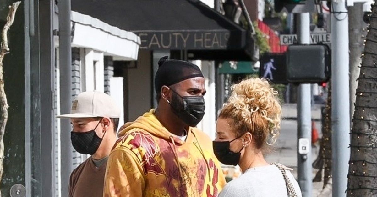 Exclusif - Jason Derulo et sa compagne Jena Frumes sont allés acheter ...