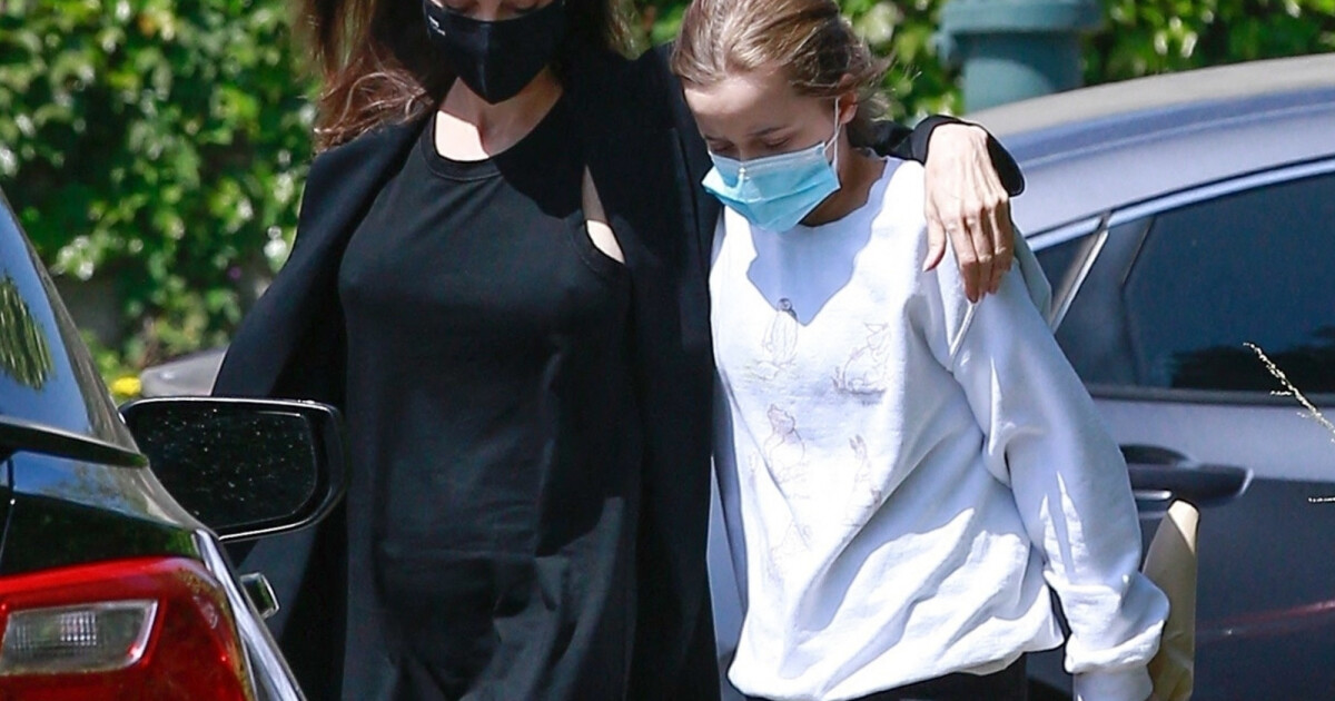 Angelina Jolie Jolie Complicité Avec Sa Fille Vivienne En Plein