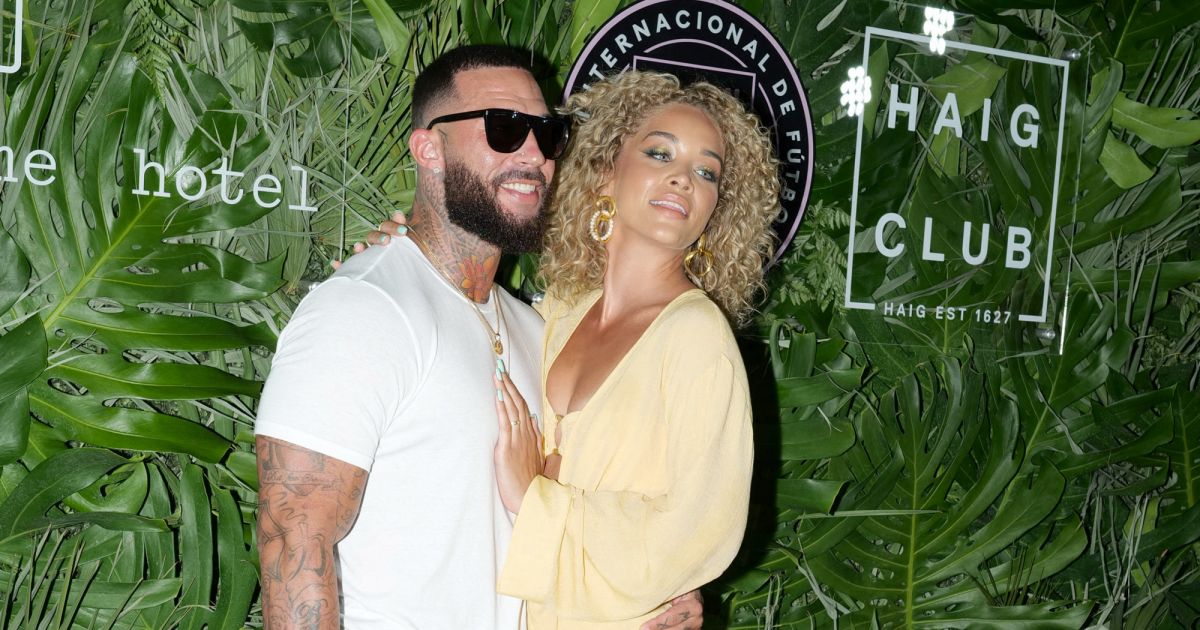 Jasmine Saunders et son compagnon Anthonny Rhoades assistent à l ...