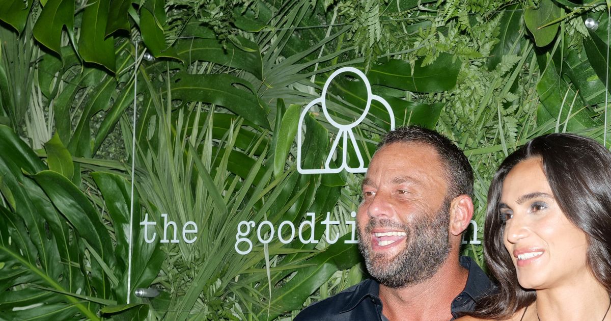 Dave Grutman et son épouse Isabel Grutman assistent à l'inauguration du ...