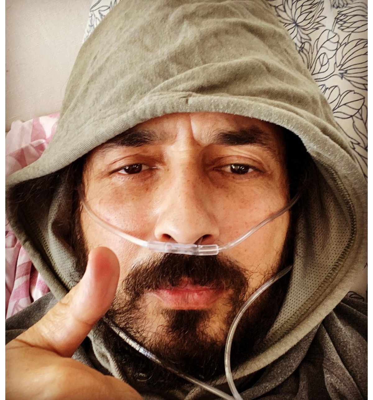 Photo : Moundir dévoile une photo de lui lors de sa convalescence ...