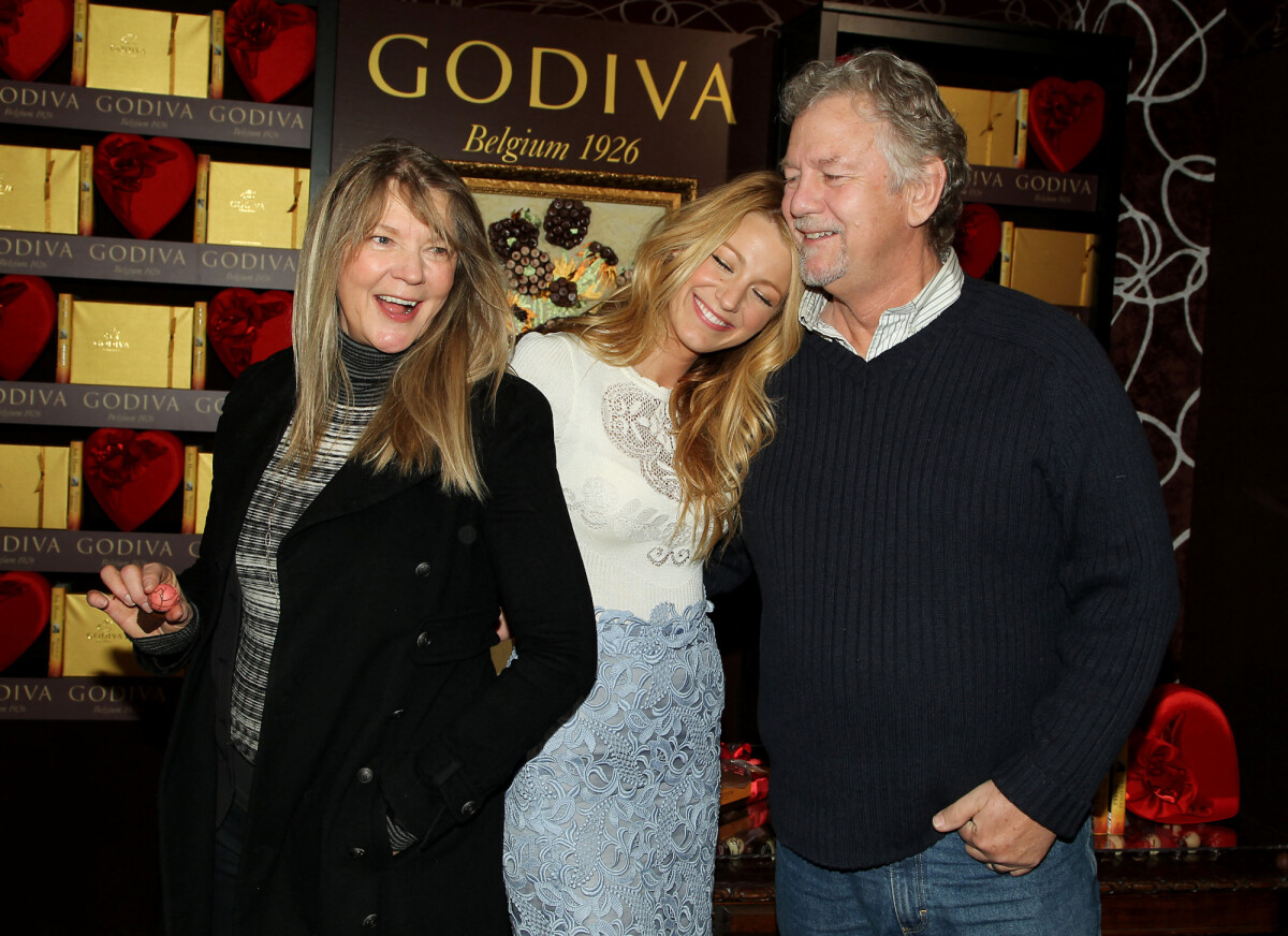 Photo : Blake Lively et ses parents Elain (à gauche) et Ernie Lively (à ...