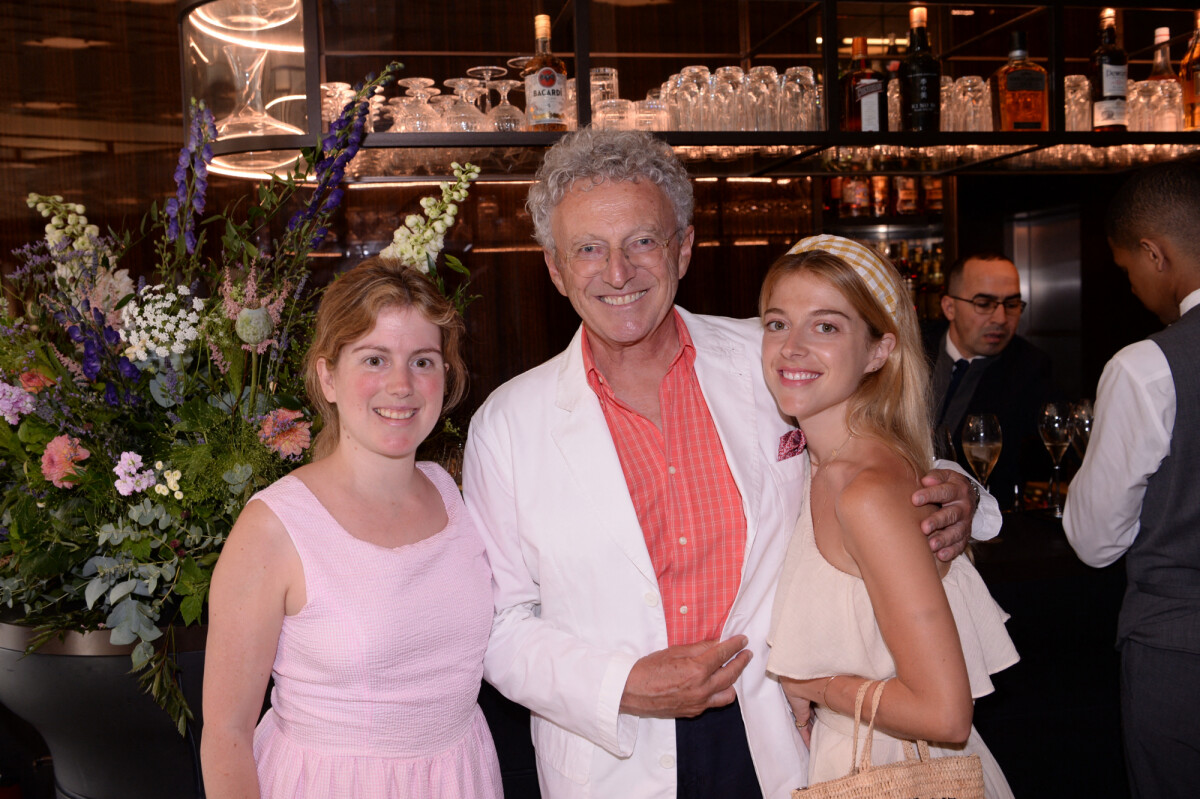 Photo : Exclusif - Nelson Monfort et ses filles Isaure et Victoria ...