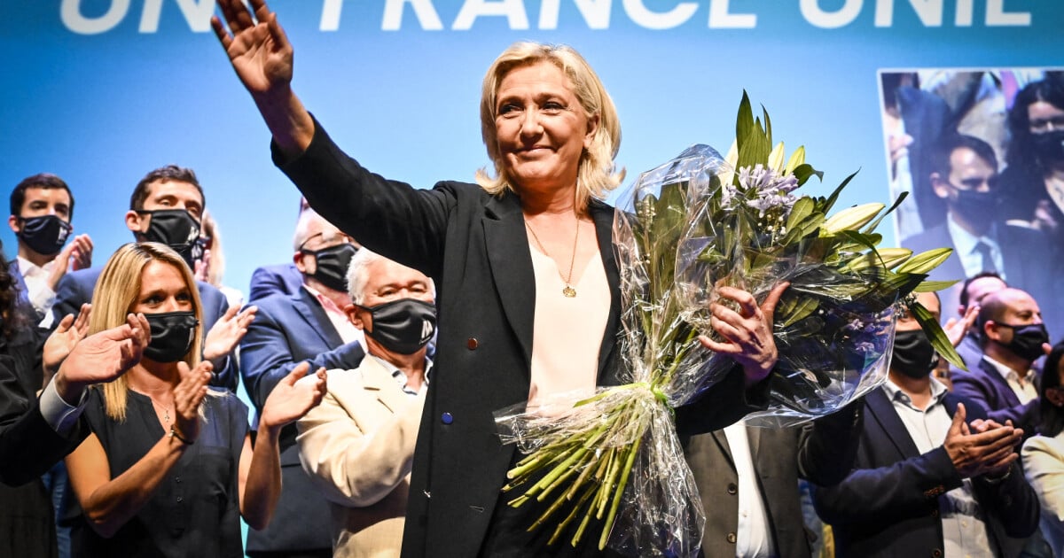 Marine Le Pen prend la pose : un détail surprenant interpelle sur une ...