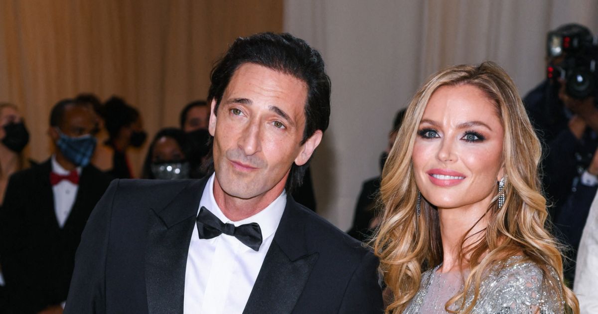 Adrien Brody et sa compagne Georgina Chapman assistent au Met Gala 2021 ...
