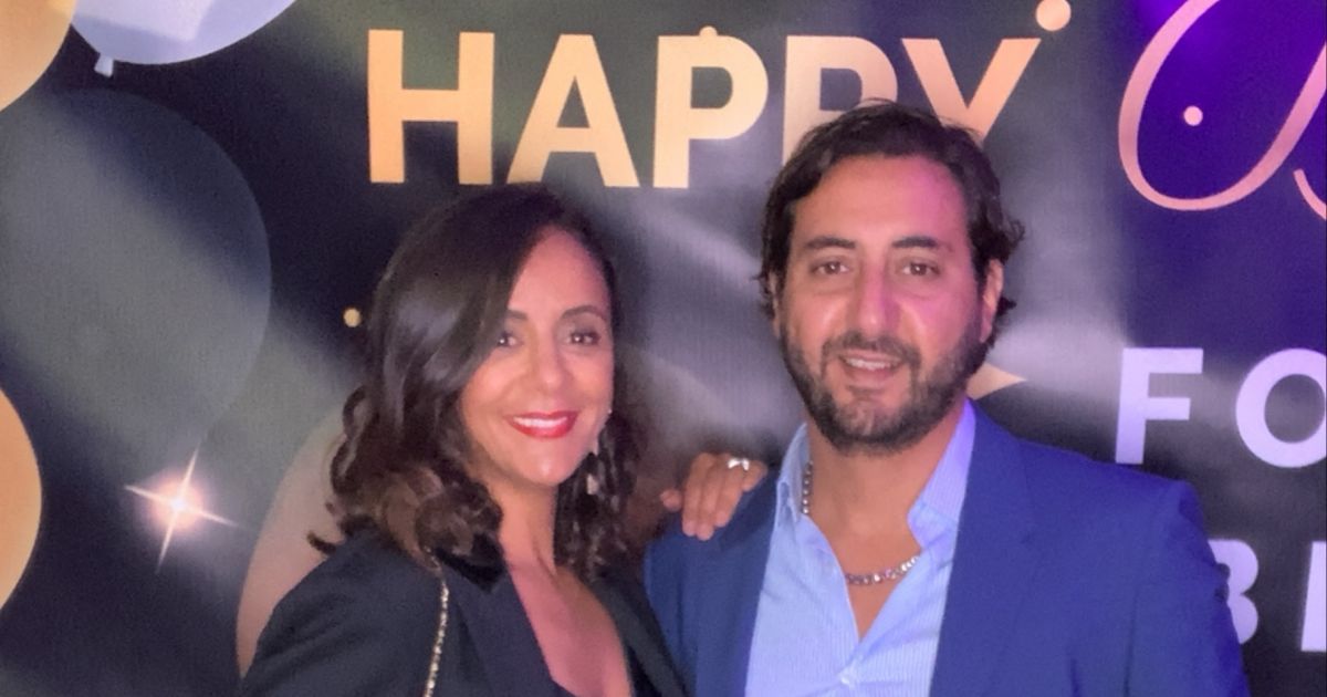 Houria les yeux vert et un ami - Soirée d'anniversaire de Fouad Ben ...
