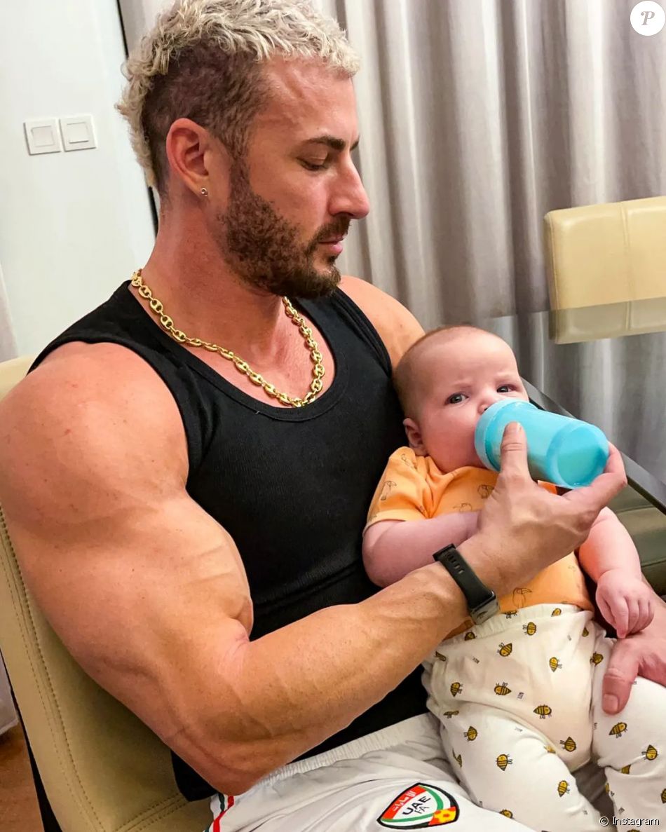 Maxime Parisi avec son fils Vittorio - Purepeople