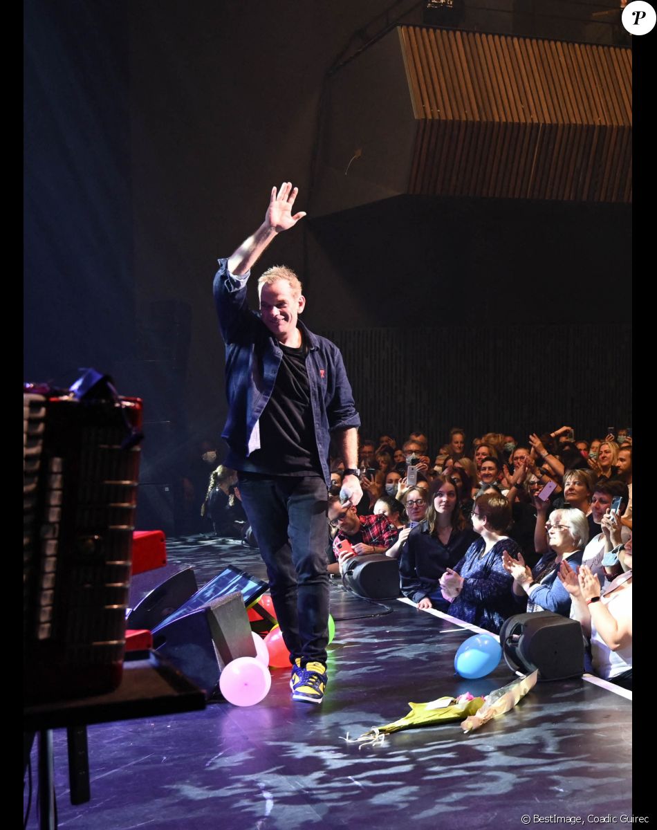 Garou retrouve Hélène Ségara, spectatrice transie de son concert avec ...