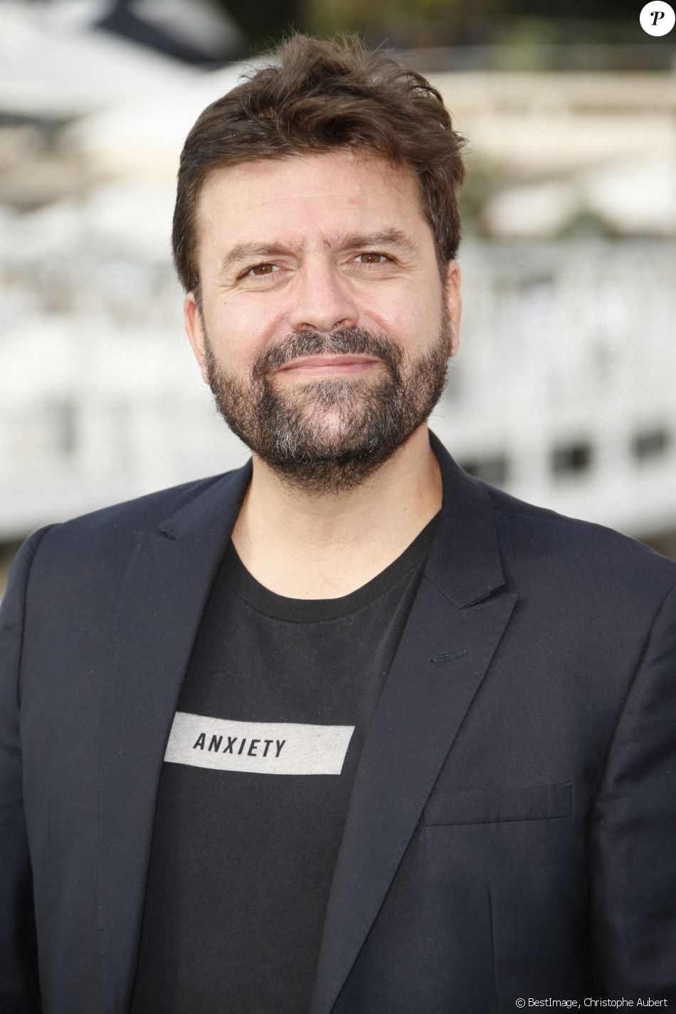 Erwann Kermorvant Compositeur Photocall sur le ponton de l'Hôtel ...