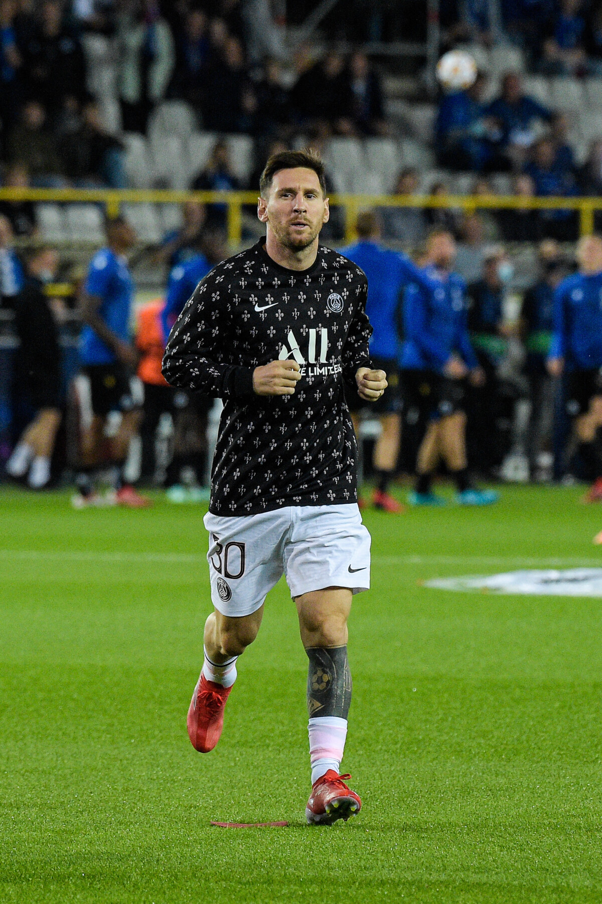 Photo : Echauffement - Lionel Leo Messi ( 30 - PSG ) - - Match de football Psg (1) contre Bruges ...