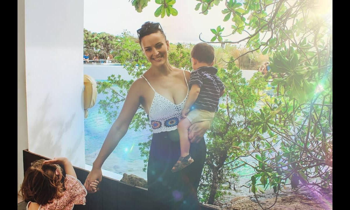 Photo : Kelly Bochenko divine sur Instagram, avec ses enfants Diane et ...