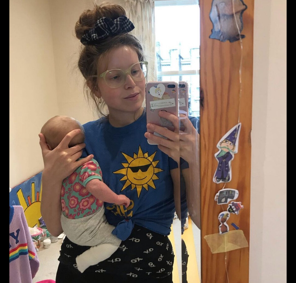 Photo : Jessie Cave et son fils Abraham sur Instagram. - Purepeople Photo : Jessie Cave et son fils Abraham sur Instagram. - Purepeople