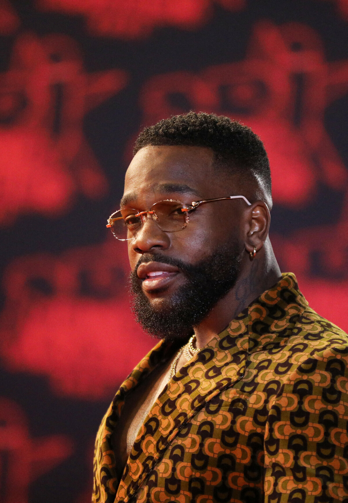 Photo : Tayc lors de la 23ème édition des NRJ Music Awards 2021 au ...