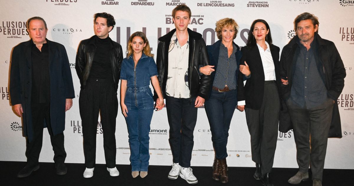 Andre Marcon, Vincent Lacoste, Salomé Dewaels, Benjamin Voisin, Cecile ...