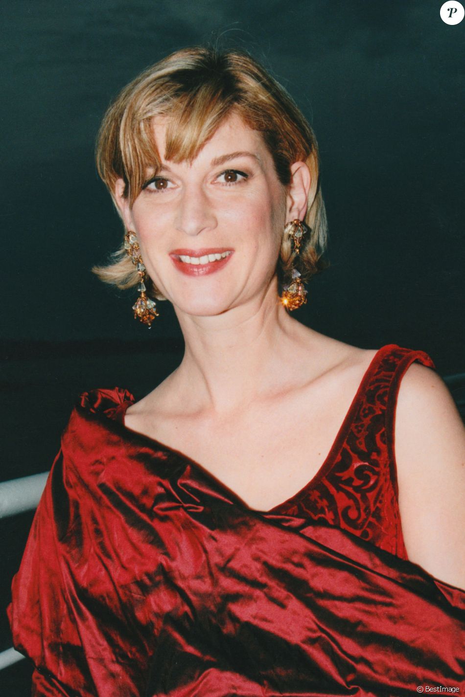 Michèle Laroque au Festival de Cannes en 1996. - Purepeople