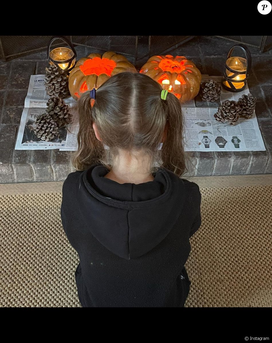 Carla Bruni Sarkozy : Sa fille Giulia, reine de la souplesse ! : le ...