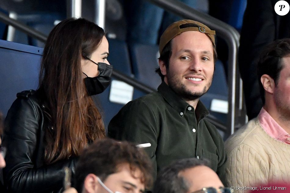Vianney et sa compagne Catherine Robert (enceinte) en tribunes du match ...