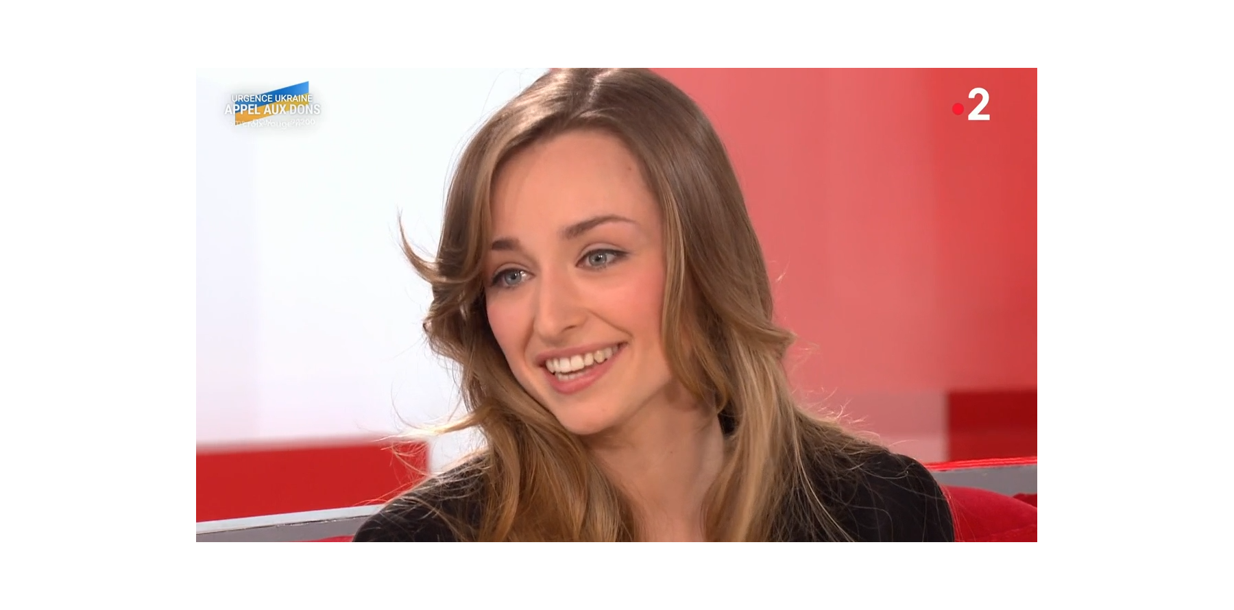 Emma Smet actrice : un mensonge à l'origine de sa carrière ? - Purepeople