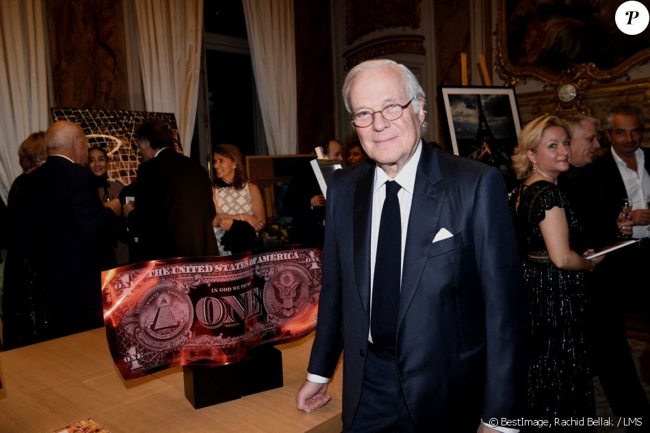 Exclusif - David de Rothschild pose avec le dollar de Karl Lagasse ...