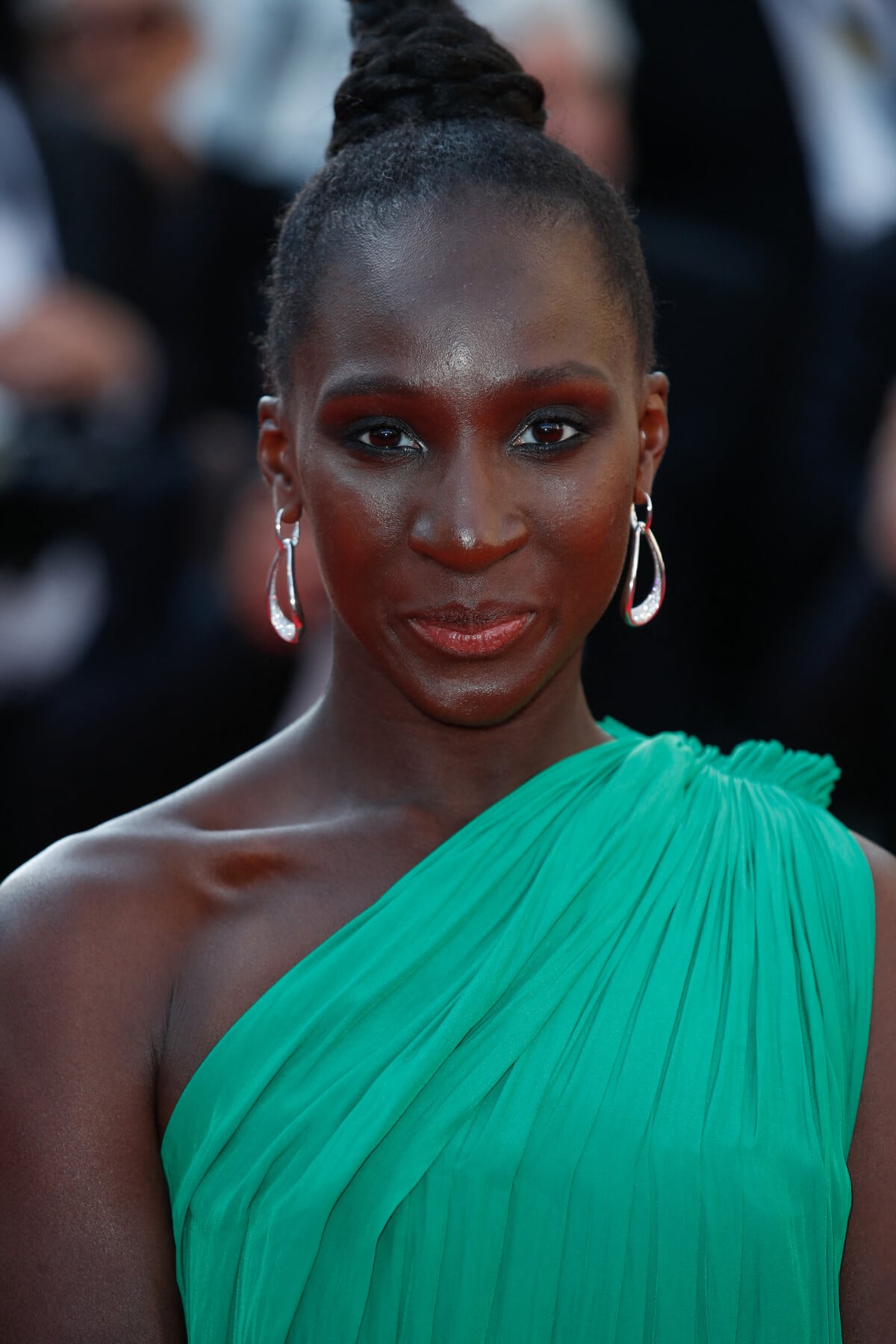 Photo : Eye Haidara - Montée des marches du film "Coupez !" pour la ...