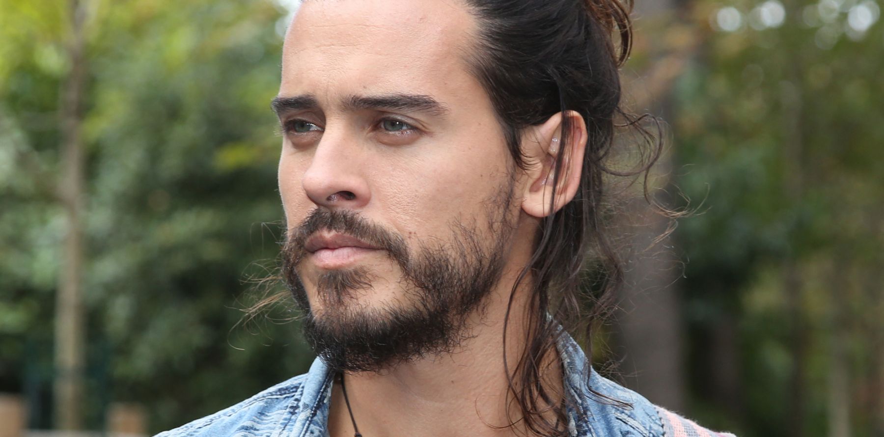 Flo Delavega, papa de Santi : rare photos de son fils, à visage ...