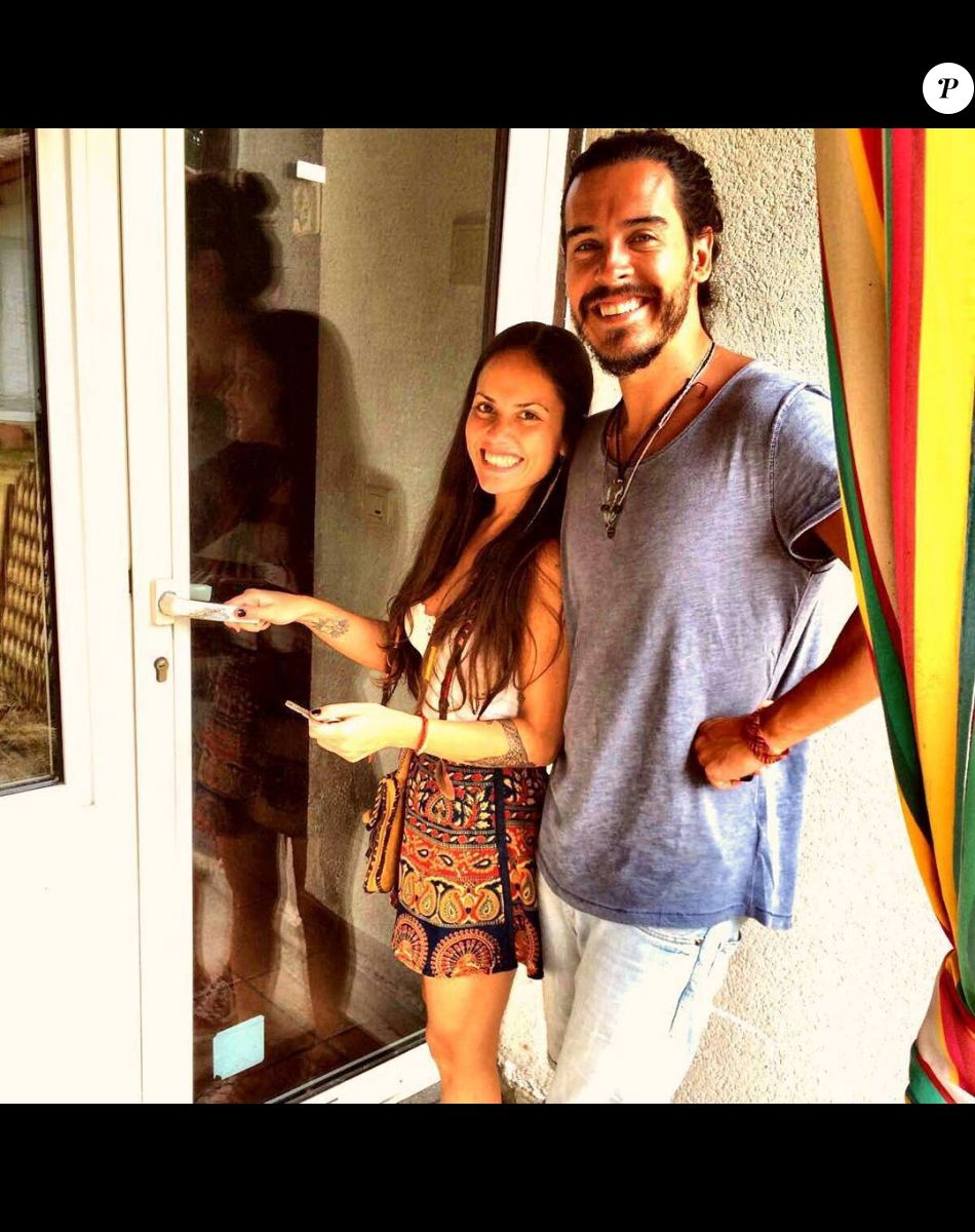 Flo Delavega, papa de Santi : rare photos de son fils, à visage ...