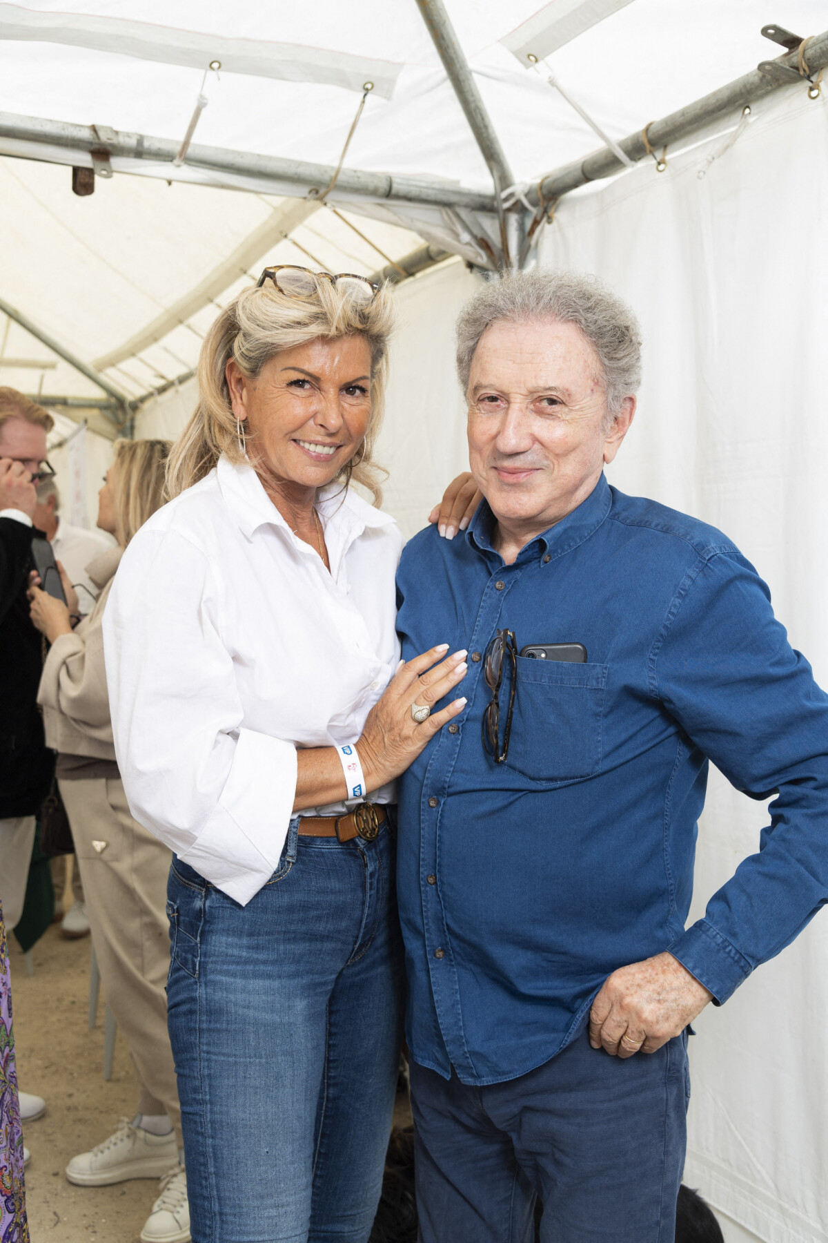 Photo : Michel Drucker et Caroline Margeridon - Festival des Livres et ...