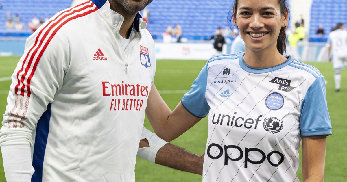 Alizé Lim et son compagnon Tony Parker lors du match de football ...