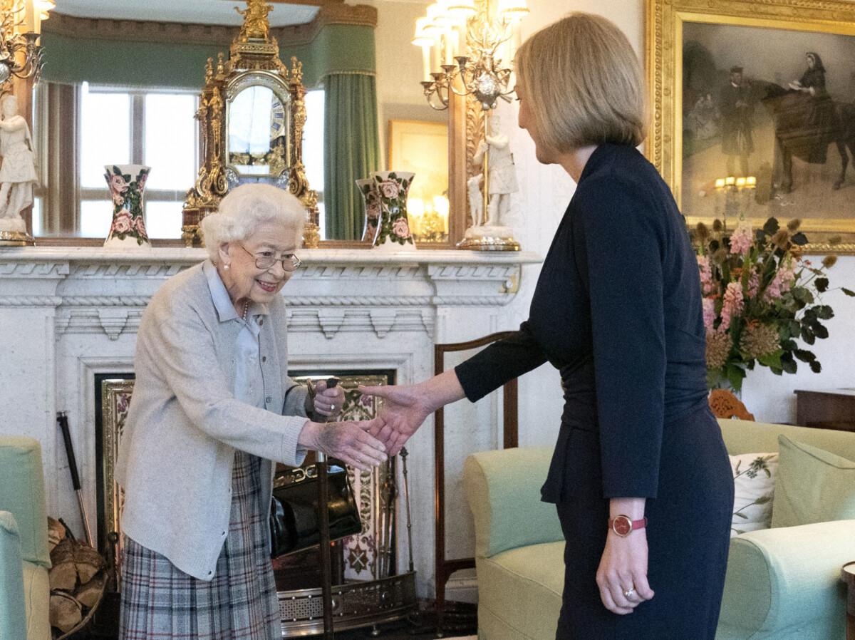 Vidéo : Elizabeth II - Son état de santé très inquiétant : Stéphane ...