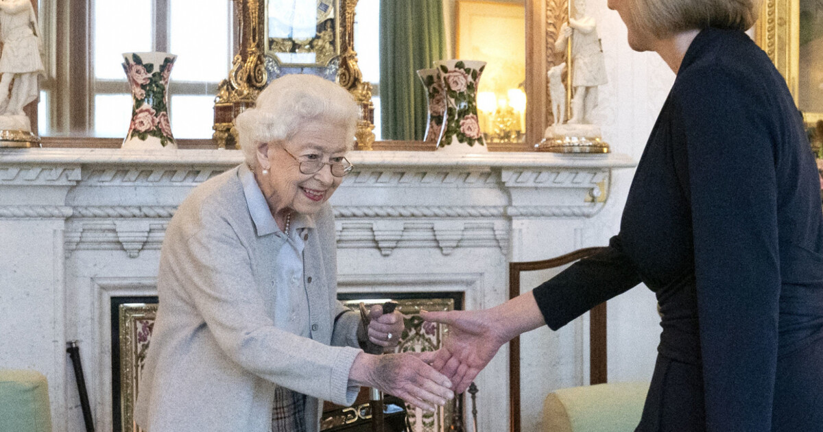 Elizabeth II - Son état de santé très inquiétant : Stéphane Bern ...