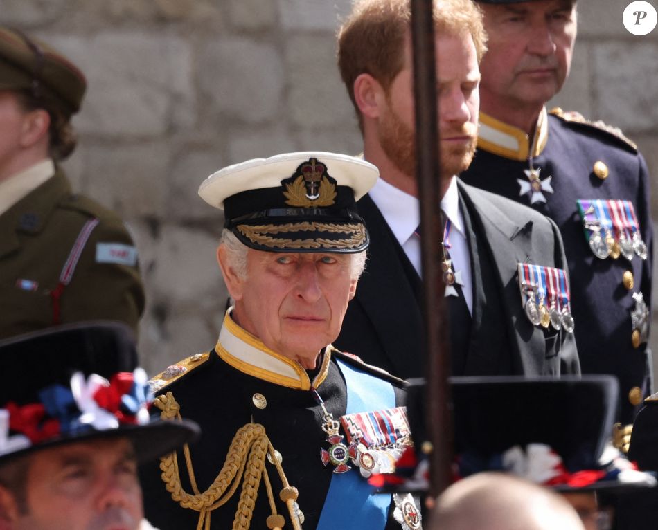 Le roi Charles III d'Angleterre, le prince Harry, duc de Sussex ...