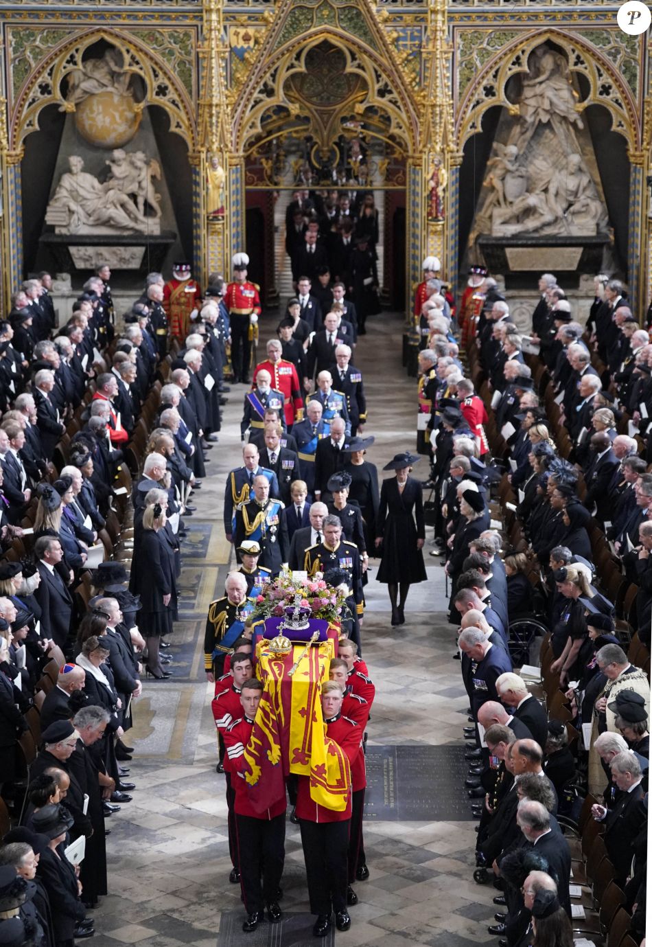 Le roi Charles III d'Angleterre, la princesse Anne, Sir Timothy ...